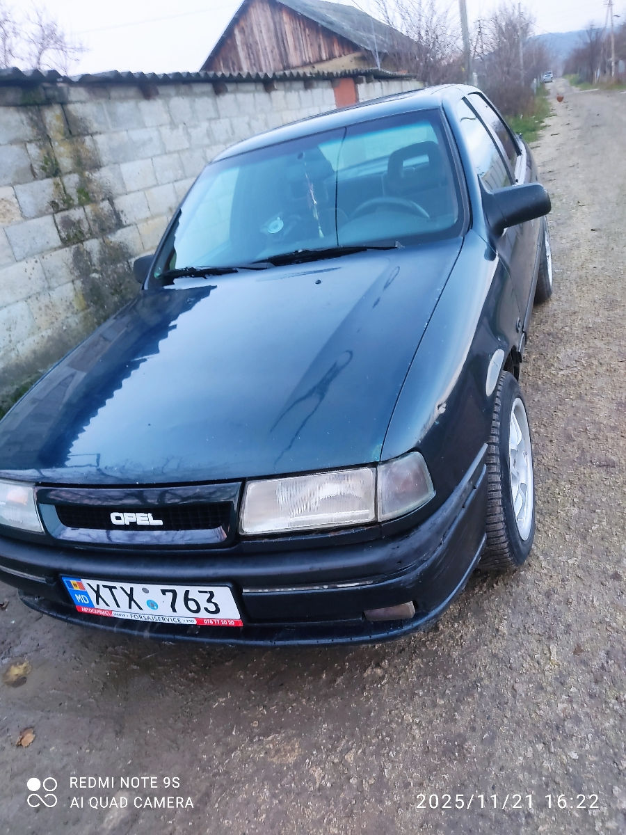Opel Vectra an. 1995 cu rulaj 258032 km, Benzină, 1600