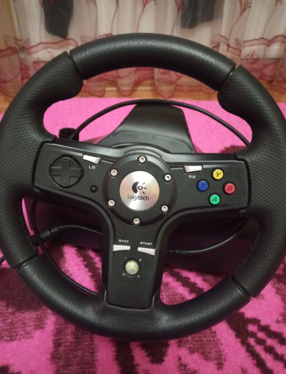 Vînd Urgent!! Logitech Xbox 360 DriveFX