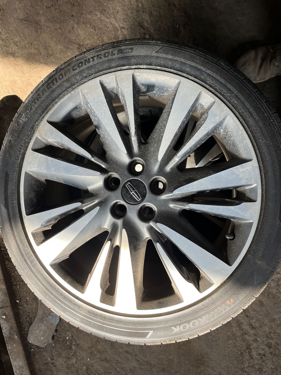 Vind discuri cu anvelope