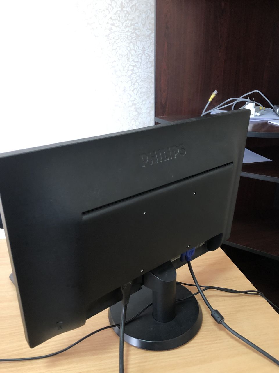 Monitor Philips 193v 18.5 inch led