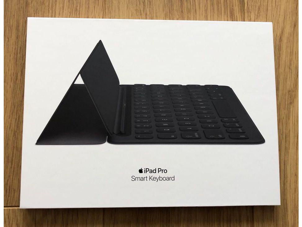 Original Ipad 7Th And Ipad Air (3Rd. Gen.) Smart Keyboard