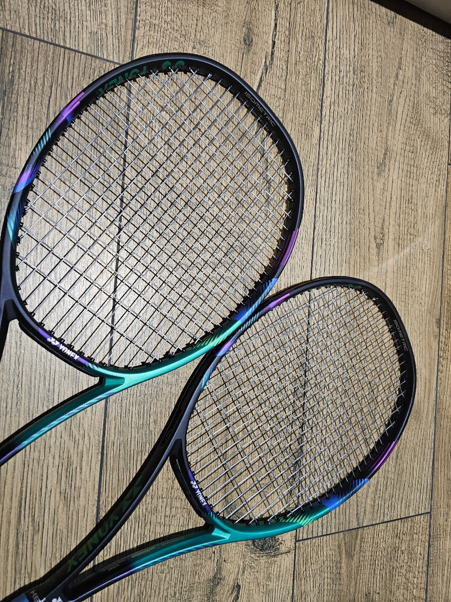 Yonex Vcore Pro 97D теннисная ракетка