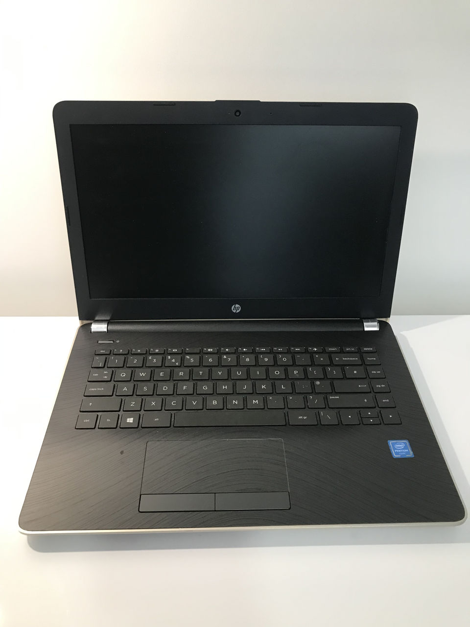 HP Notebook 14-bs047na și Acer Aspire E13 ES1-311-P82
