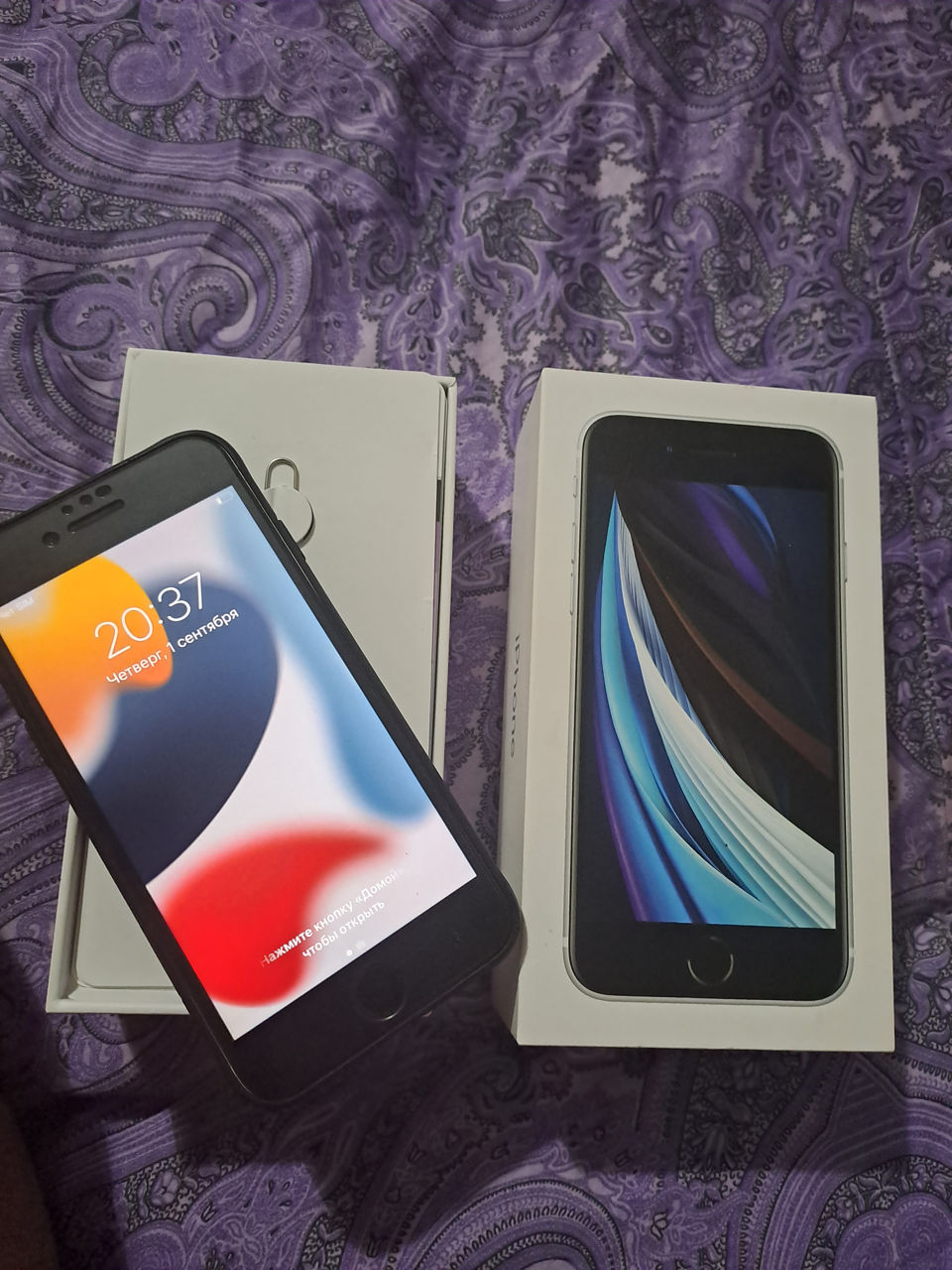 Se vinde Iphone SE 2020