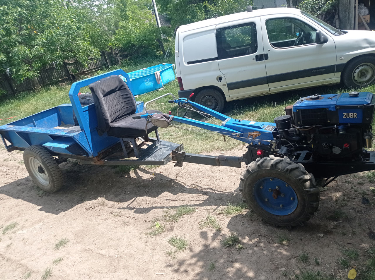 Продам мотоблок вместе с прицепом