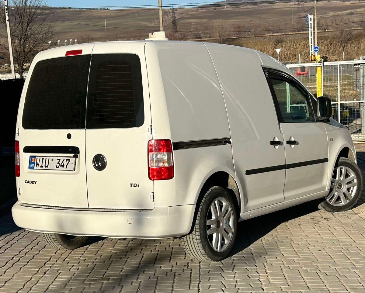 Volkswagen Caddy an. 2014 cu rulaj 111200 km, Diesel, 5950
