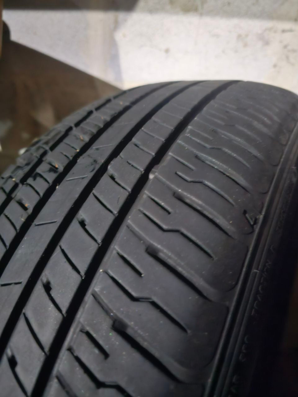 Anvelope vara Dunlop 225/60 R18