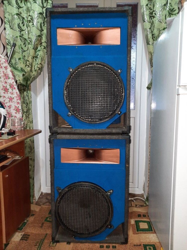 De vinzare boxe muzicale 2 boxe profisionale sateliti din lemn 15 dm