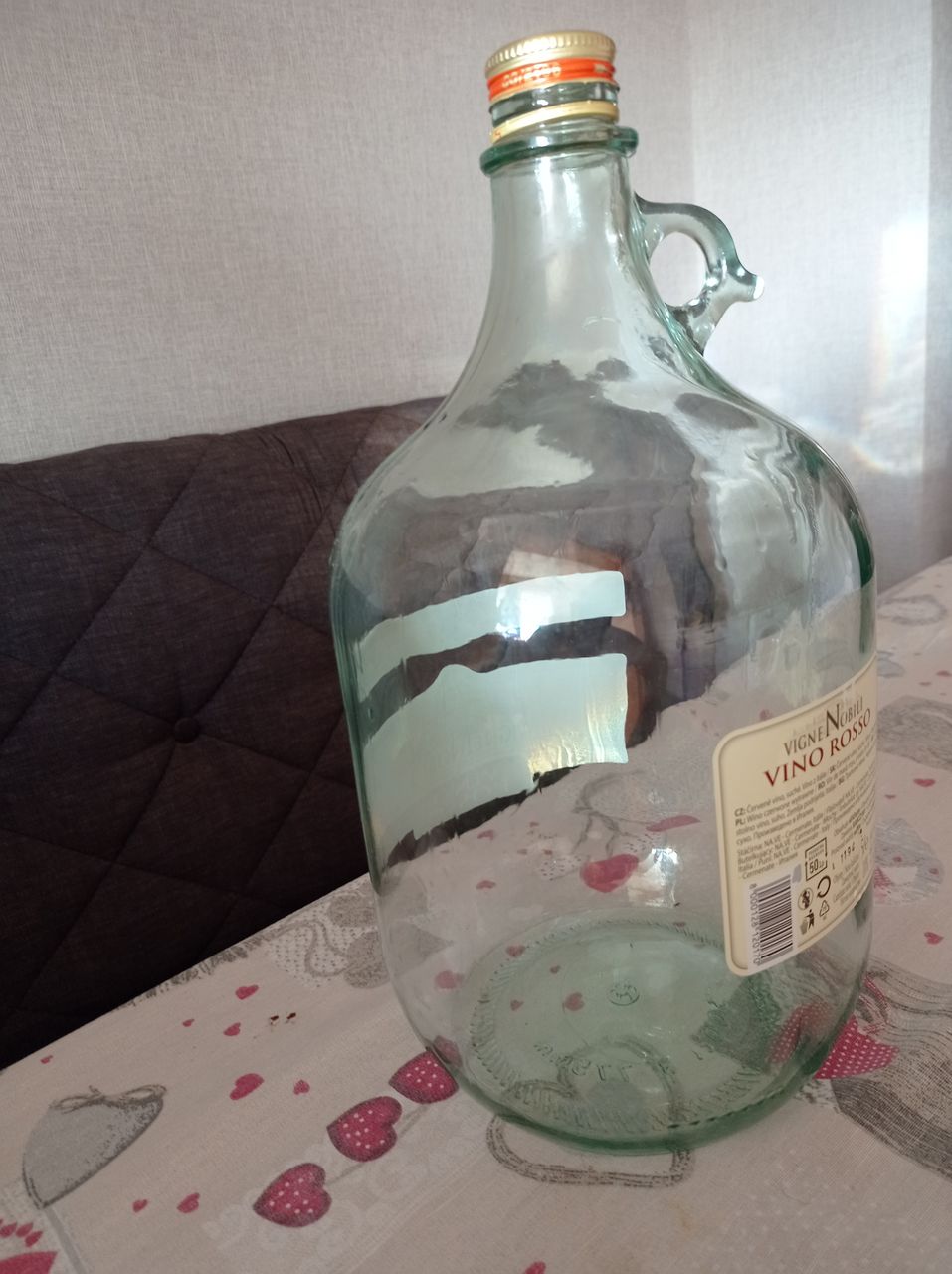 Продам банки на 5 литров.