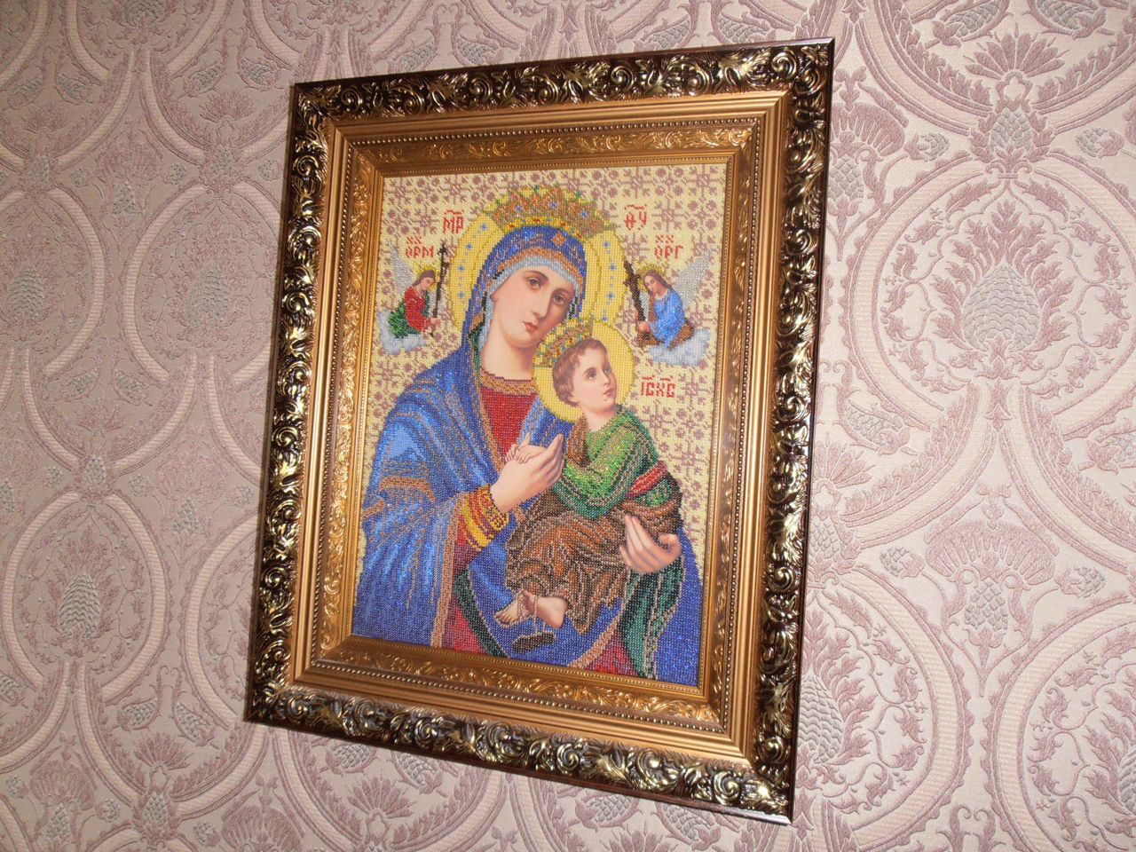 Tablouri brodate manual in biser