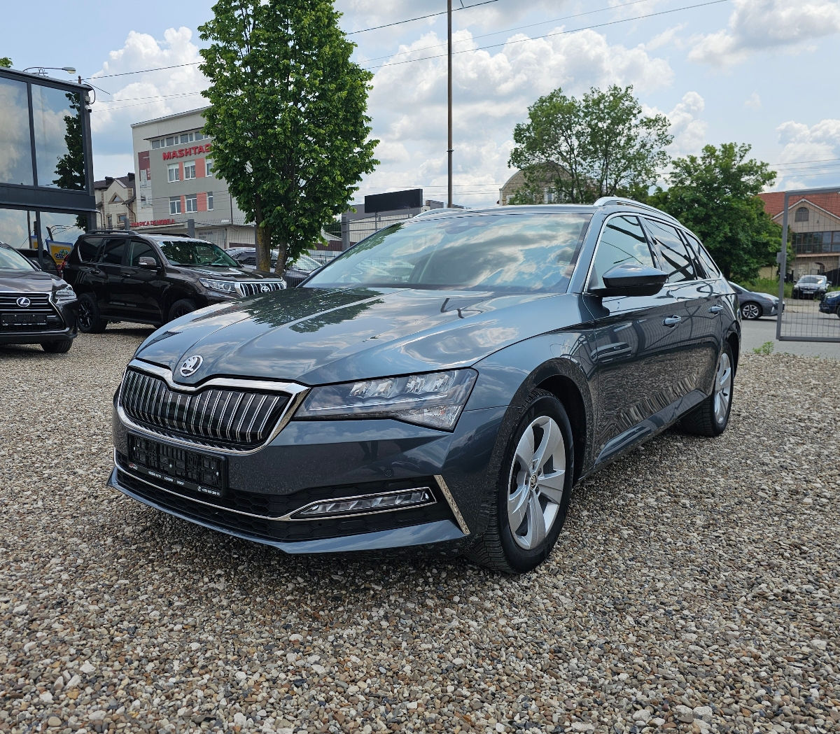 Skoda Superb 2020 г. с пробегом 135000 км, Плагин-гибрид, 16990