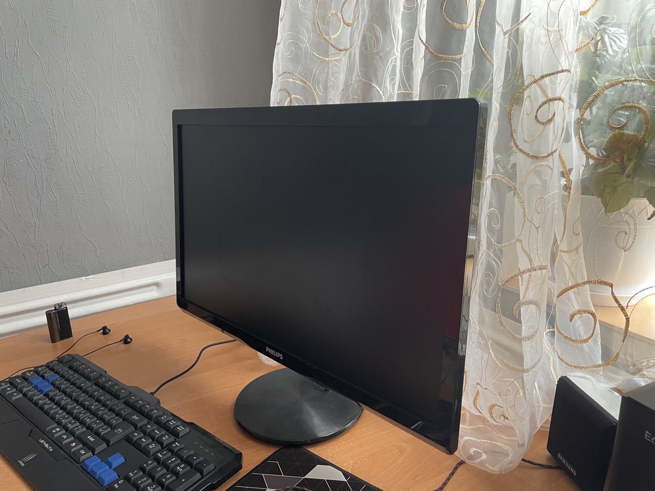 Монитор Philips 247E на 24 дюйма