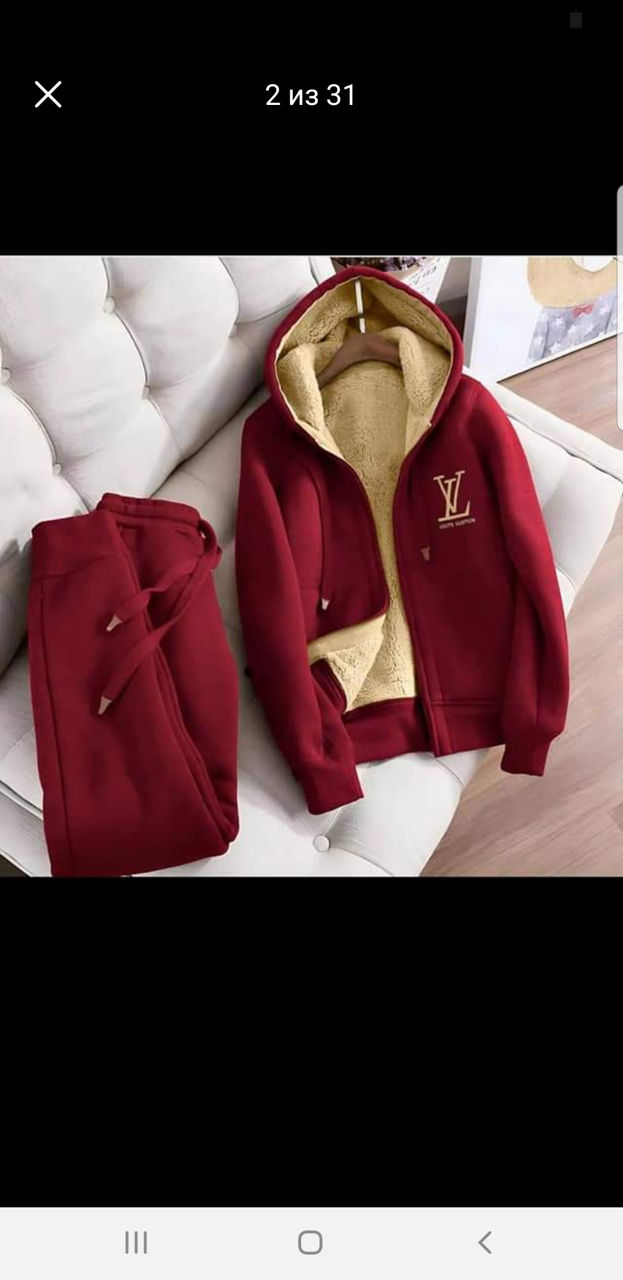 Cumpar costum sportiv cu blană