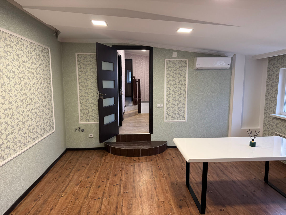 Vind casa in doua nivele + 0.46ha