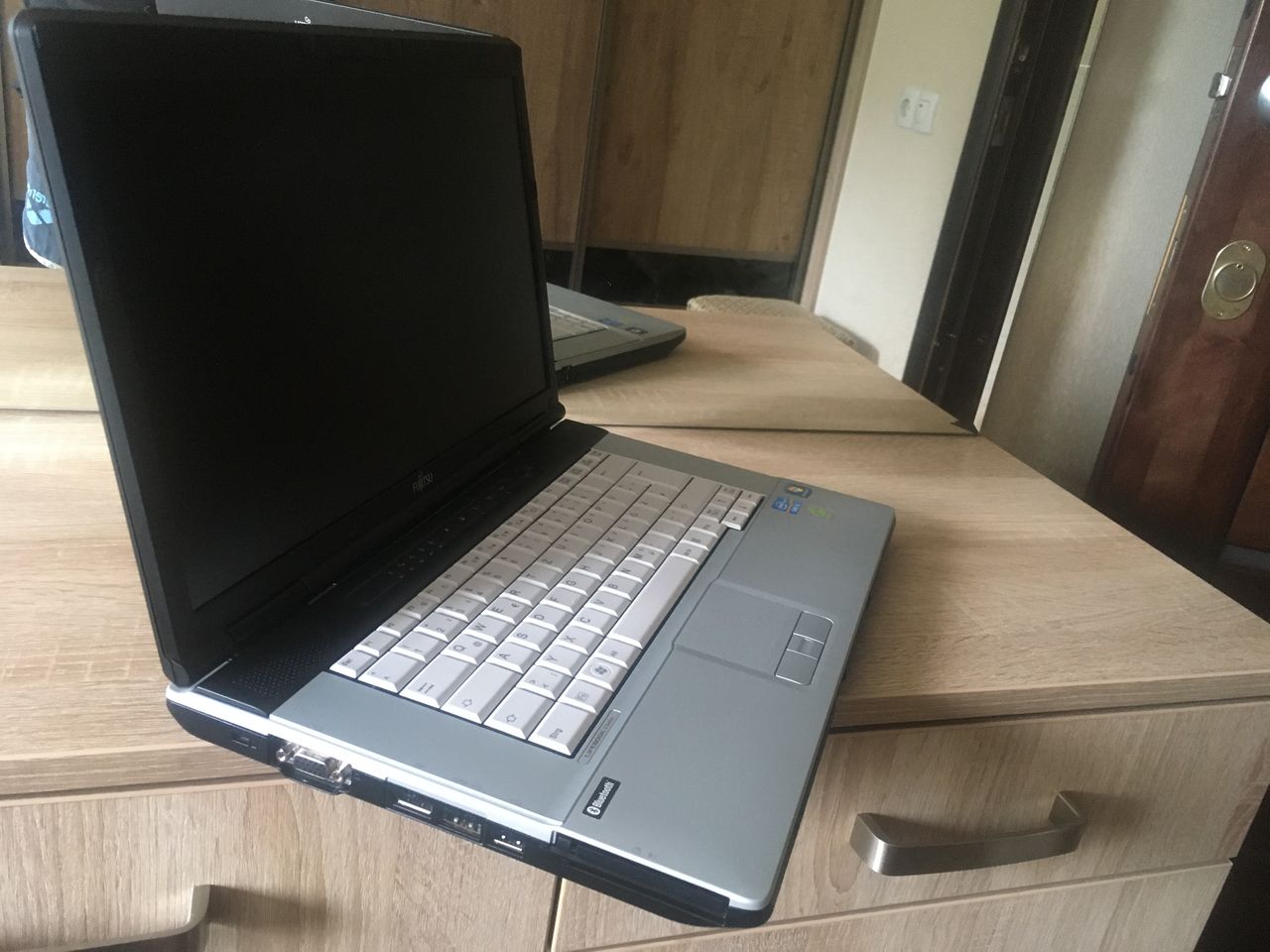 Fujitsu Life Book E Series 15.6 - Core i5