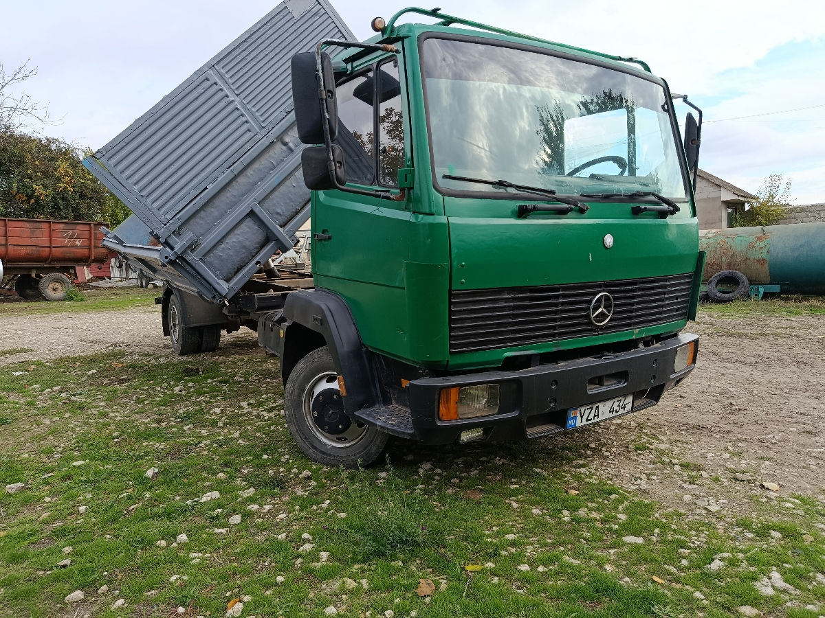 Mercedes 814 an. 1992 cu rulaj 500000 km, Diesel, 8399