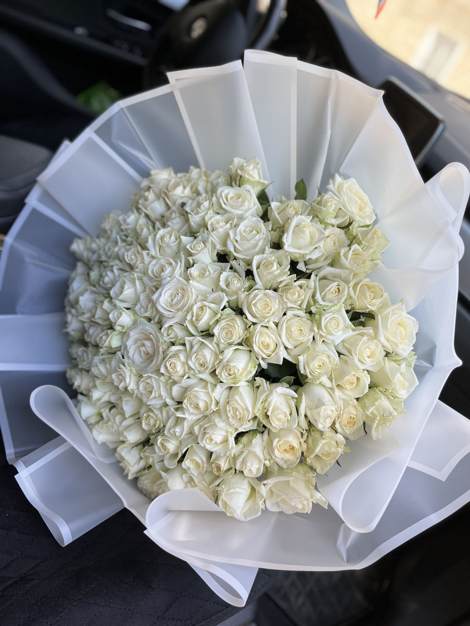 Livrare flori 24/7! Trandafiri, eustome, astromerii, gupsophilla ...