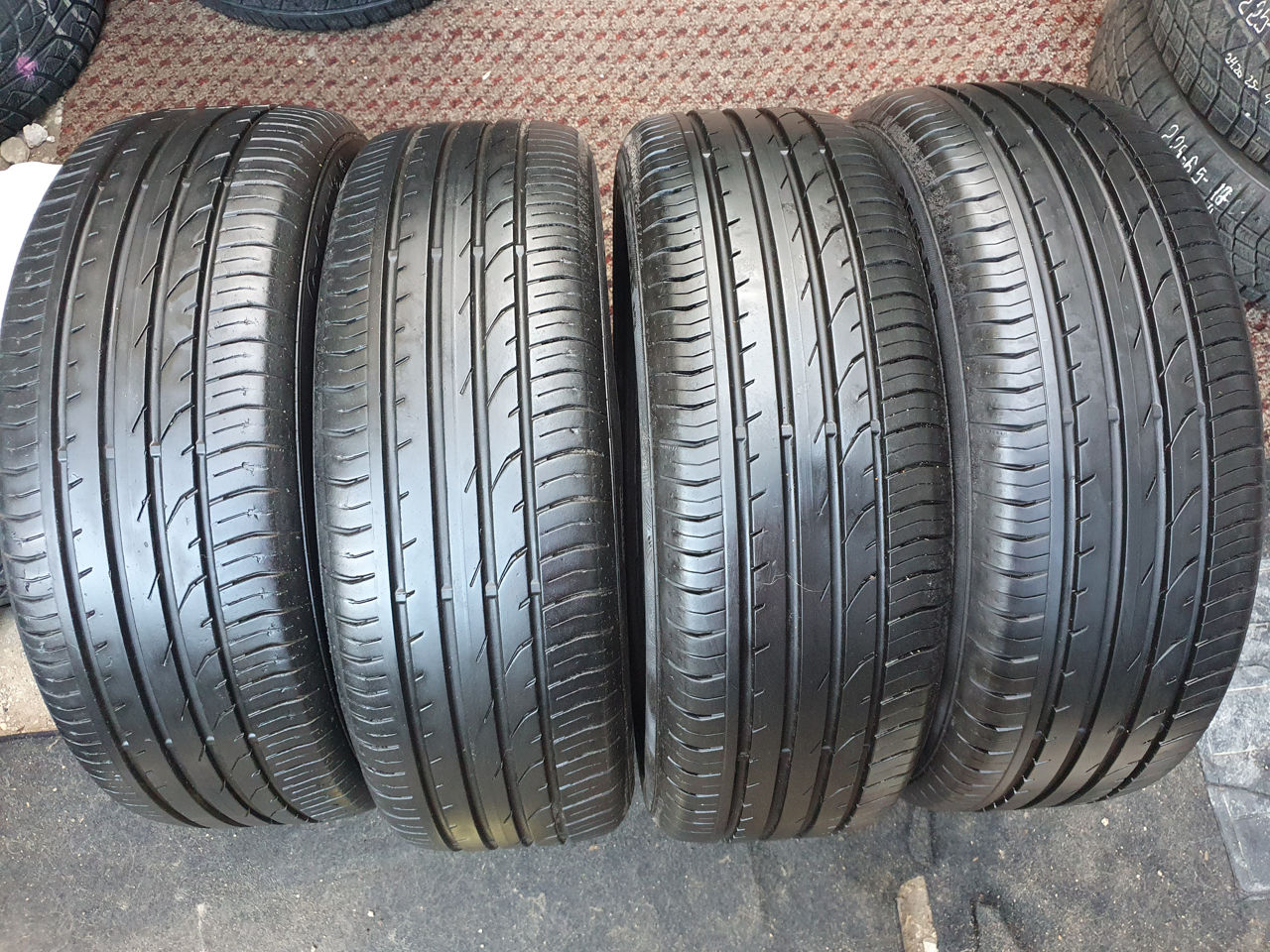 215/55/ R18- Continental.