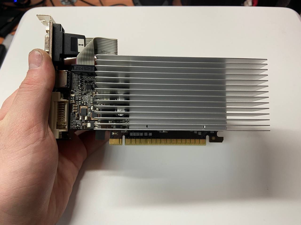 Nvidia GT520 1gb gddr3 64bit low profile passive