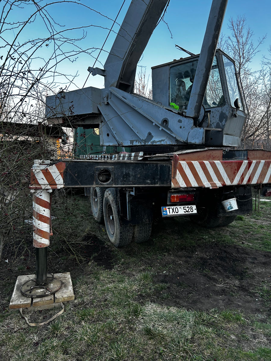 КрАЗ Kraz automacara 22T 22M