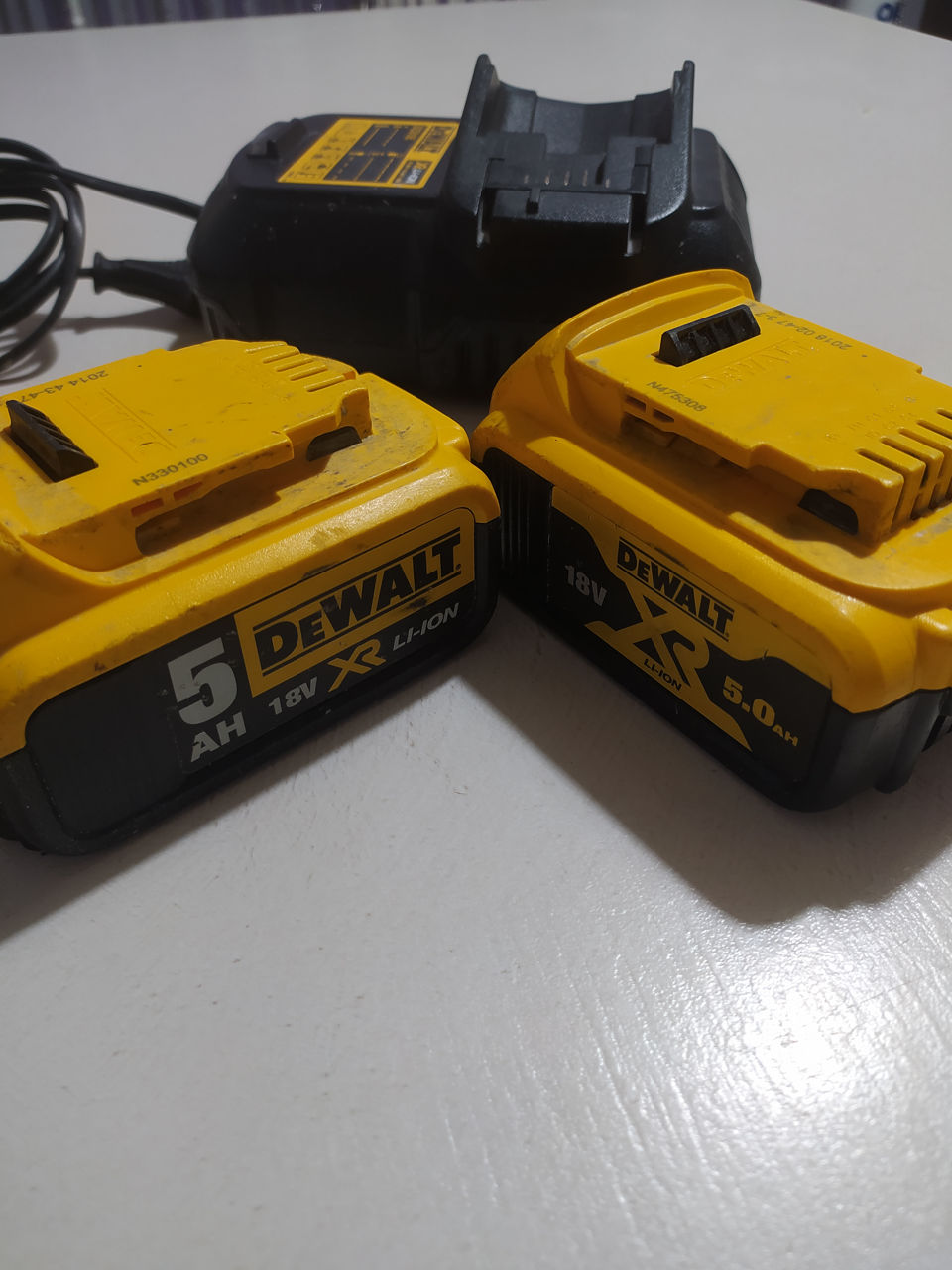 Baterii Dewalt