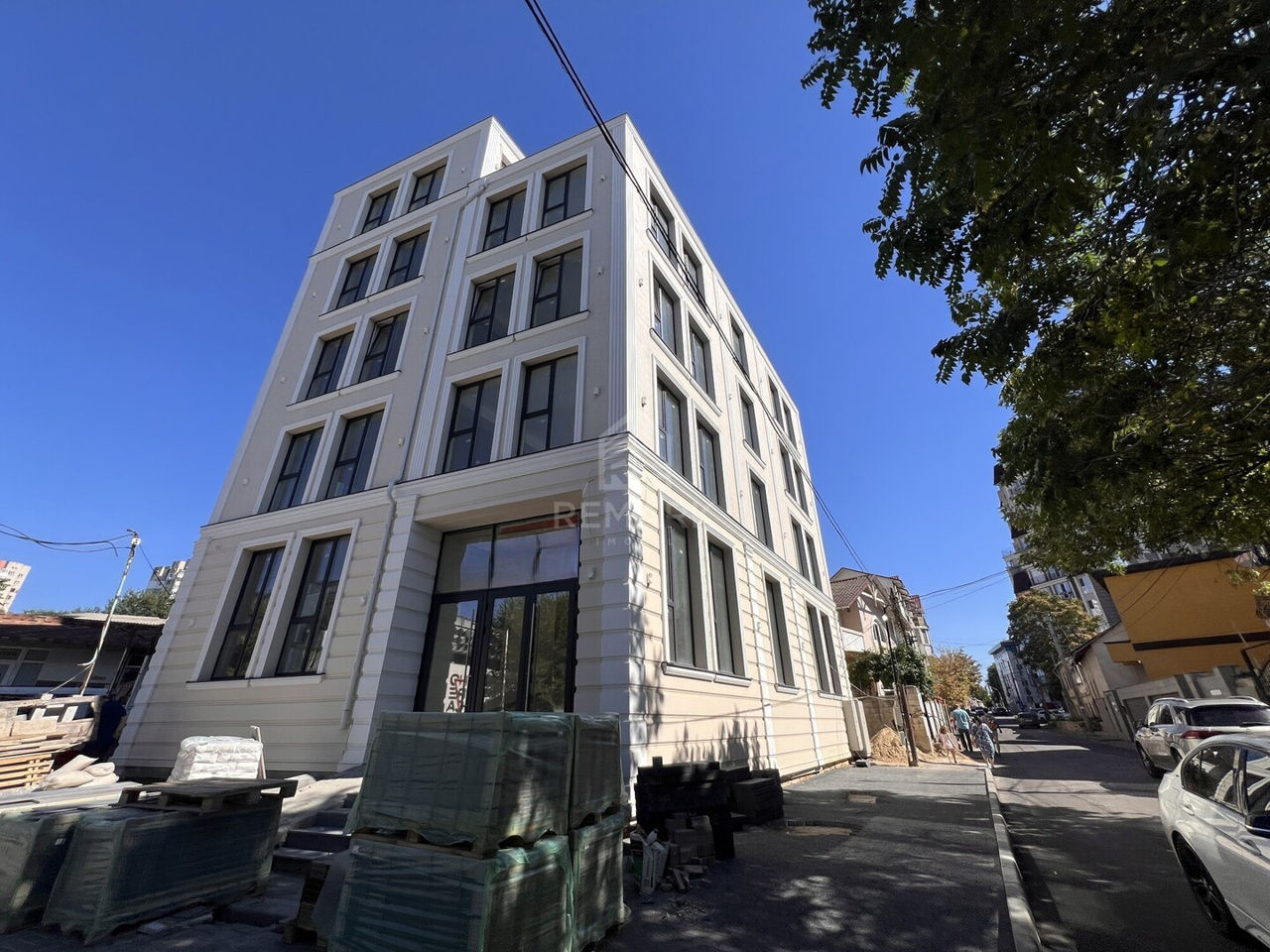 Cladire separată de oficii 2000mp în Centru!