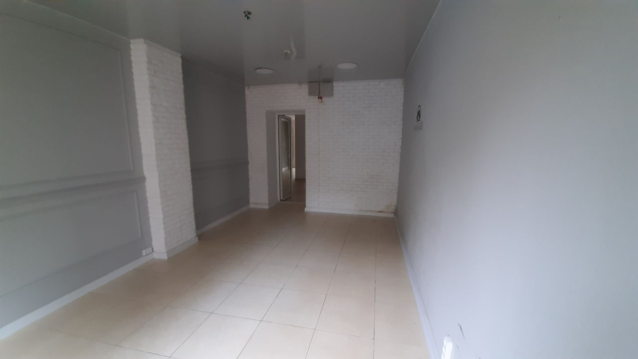 Продаем коммерческое помещение в Чадыр Лунга