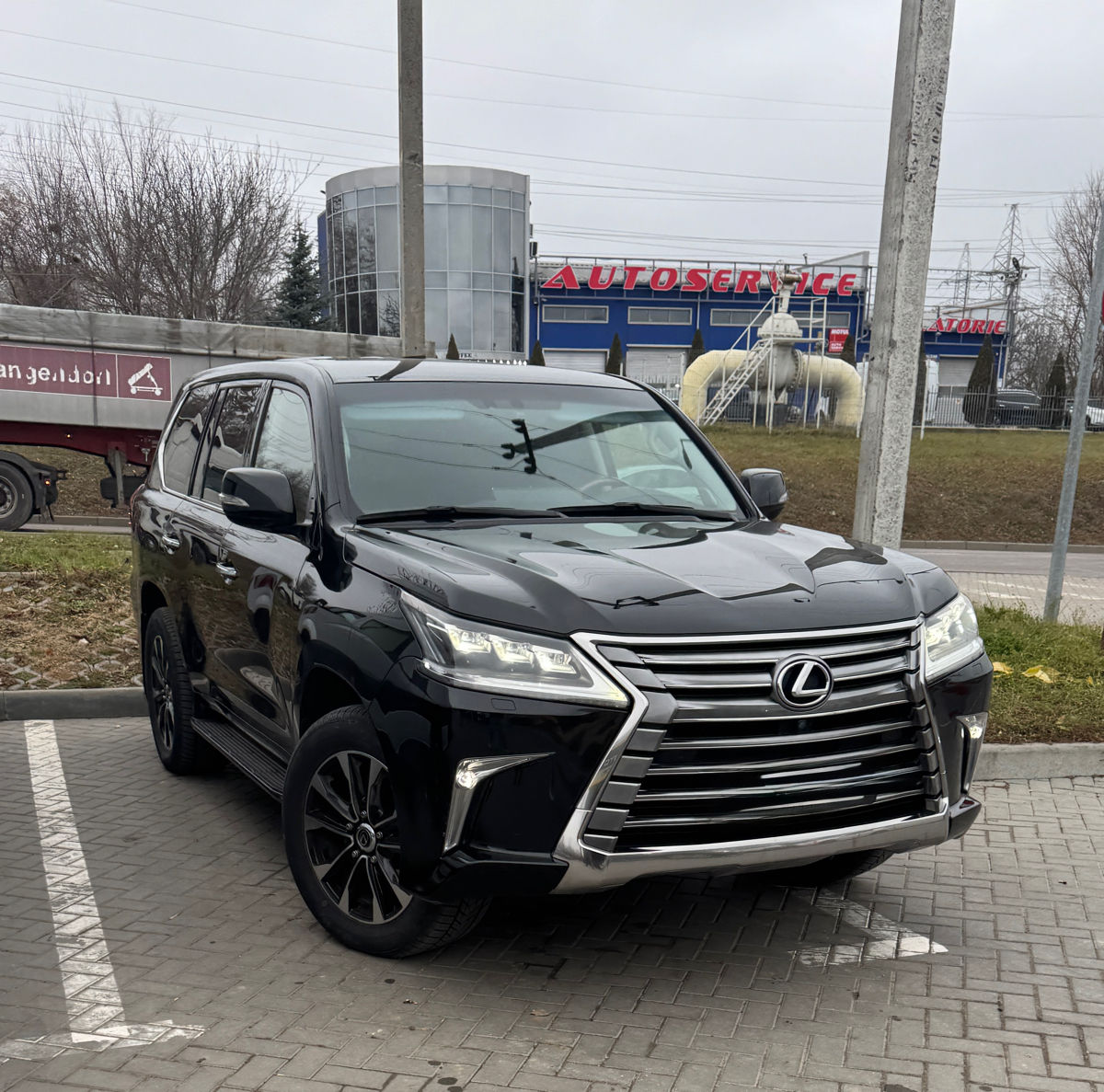 Lexus LX Series