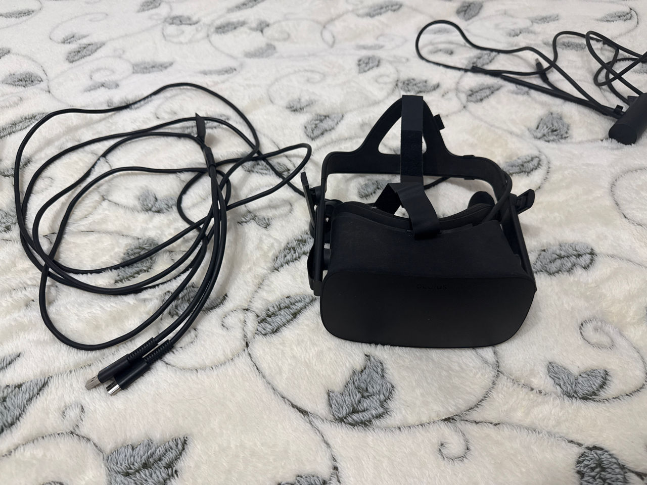 Наушники Oculus Rift CV1