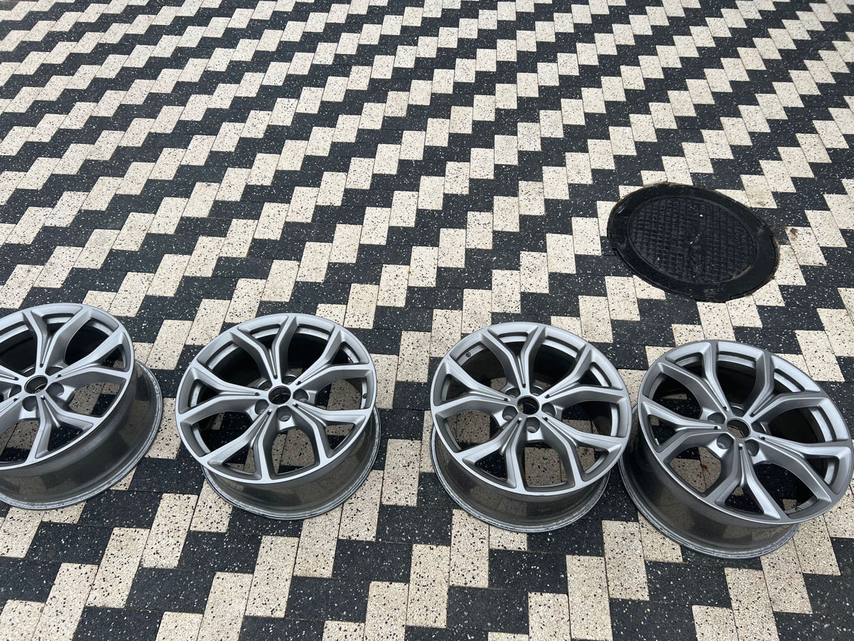 Vind jante la R19 originale pentru BMW