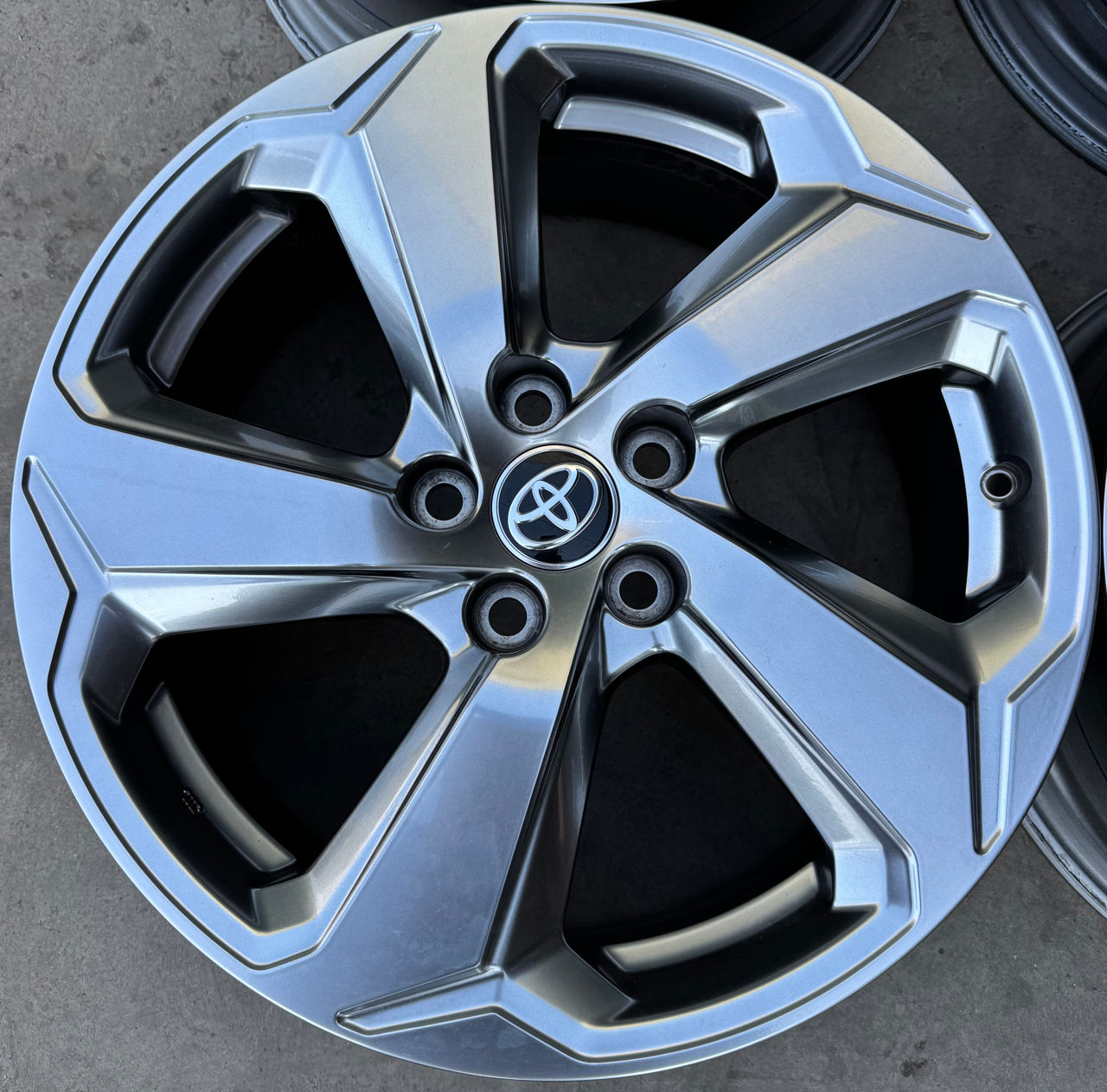 5/114.3 R18 Toyota Rav4