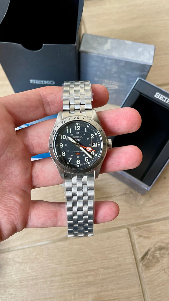 Seiko 5 Sports Field GMT
