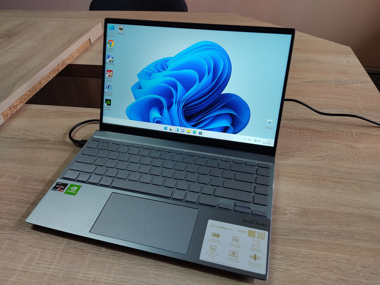 Asus Zenbook 14 (Ryzen 5 5500U / Ram 8Gb DDR4 / 256Gb SSD / GeForce ...