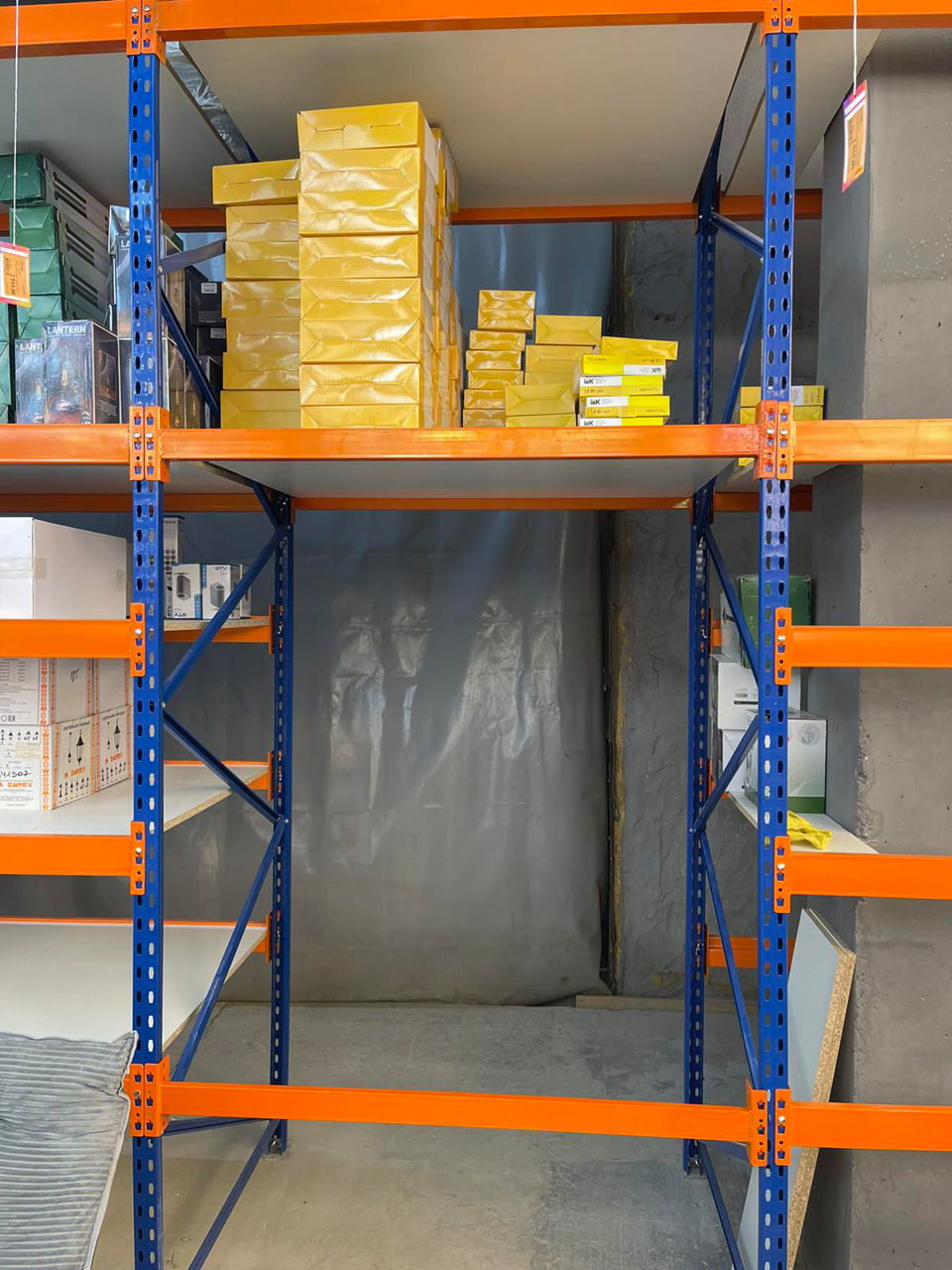 Stelaje pentru Depozit / Garaj / Debara. Стеллажи складские.