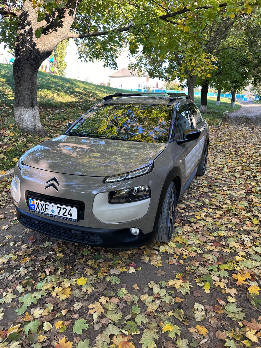 Citroen C4 Cactus an. 2014 cu rulaj 155000 km, Benzină, 8000