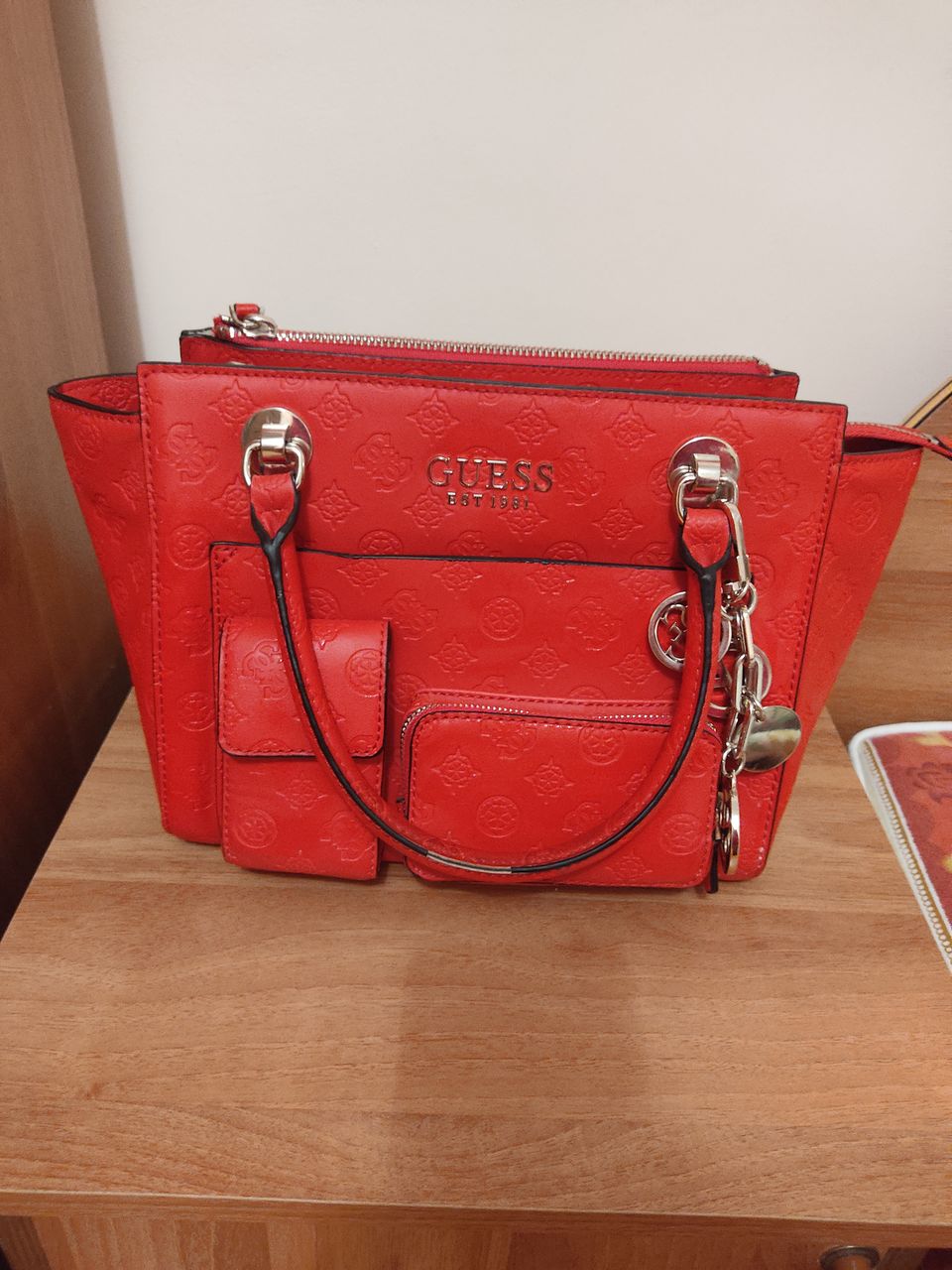 Geantă Guess