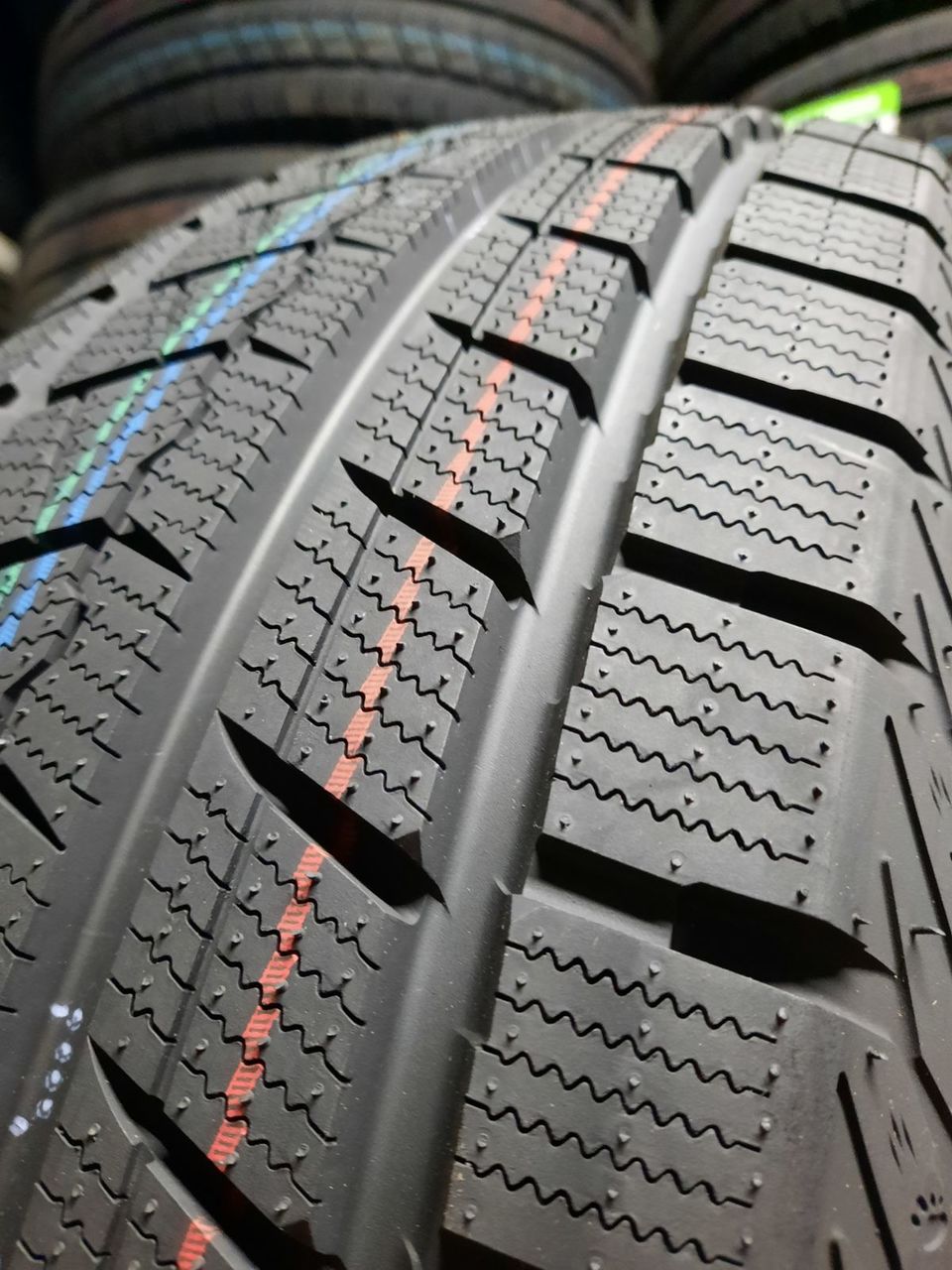 215 60 R17 Grenlander Winter GL