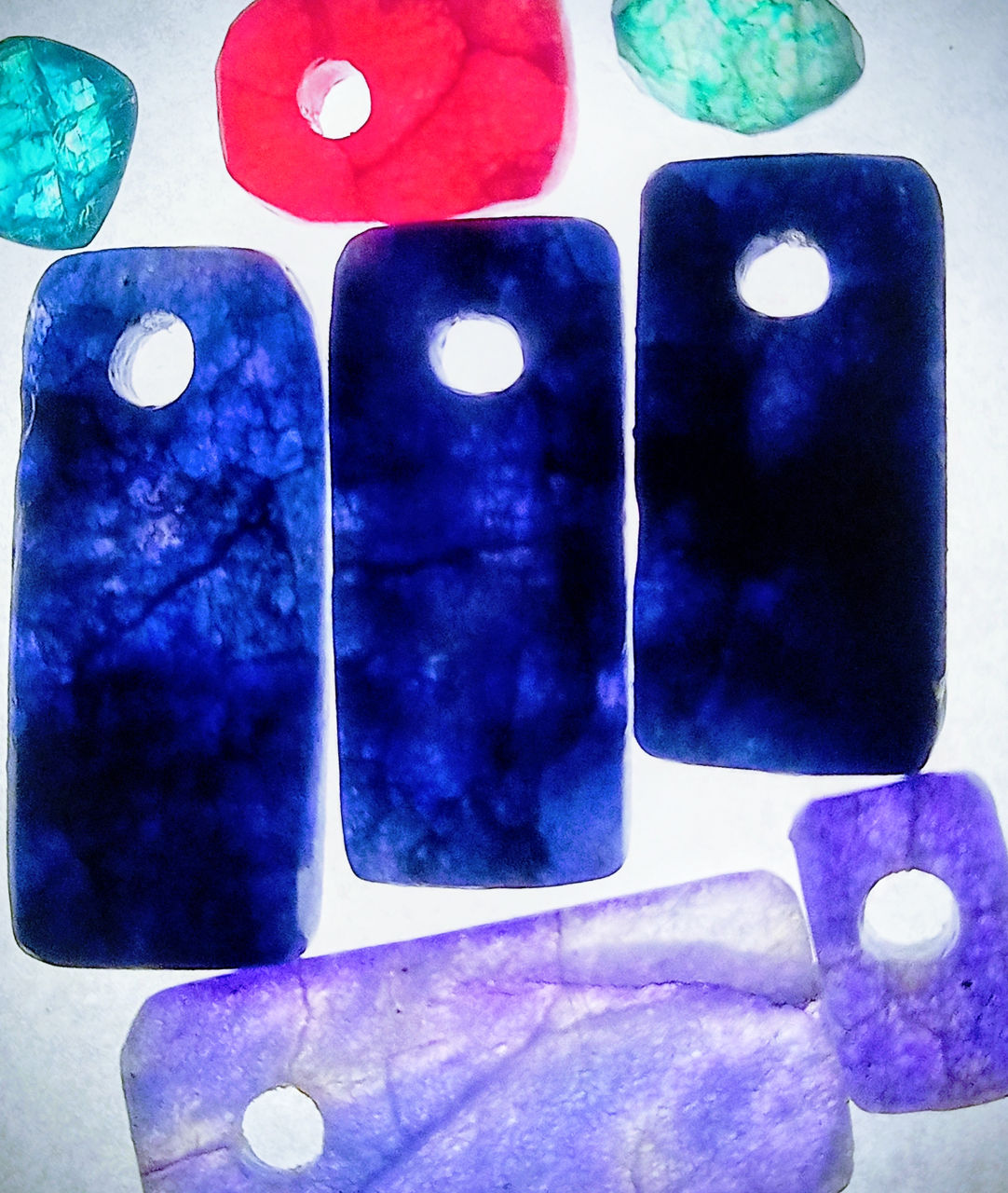 Brelocuri chei sapfire, rubine, smaralde