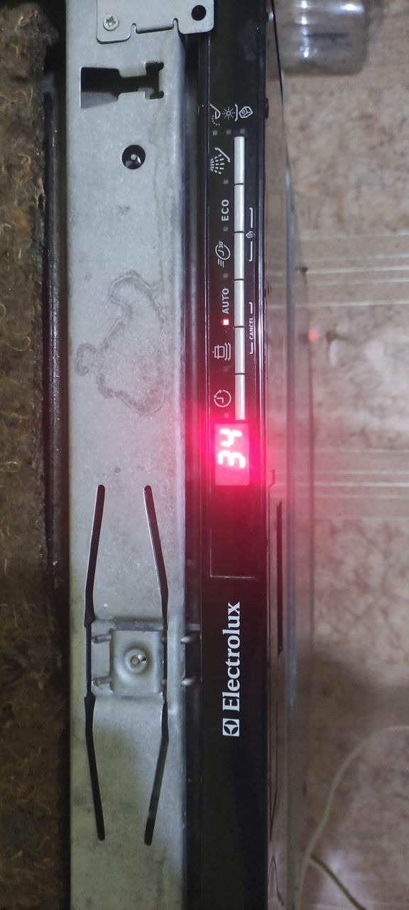 Mașină de spălat vase incorporabila Electrolux lucrează perfect, second ...