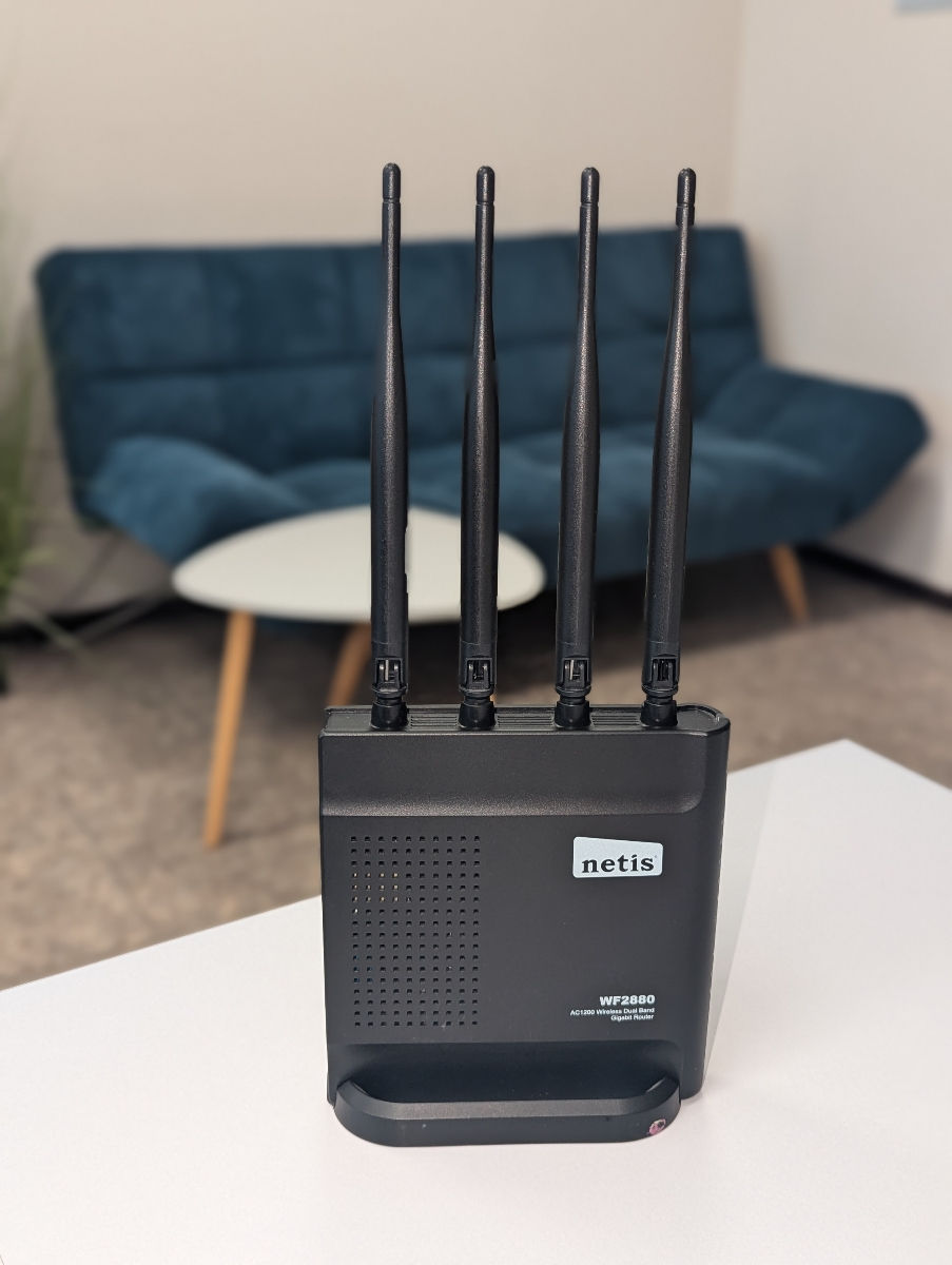 Router Netis WF2880