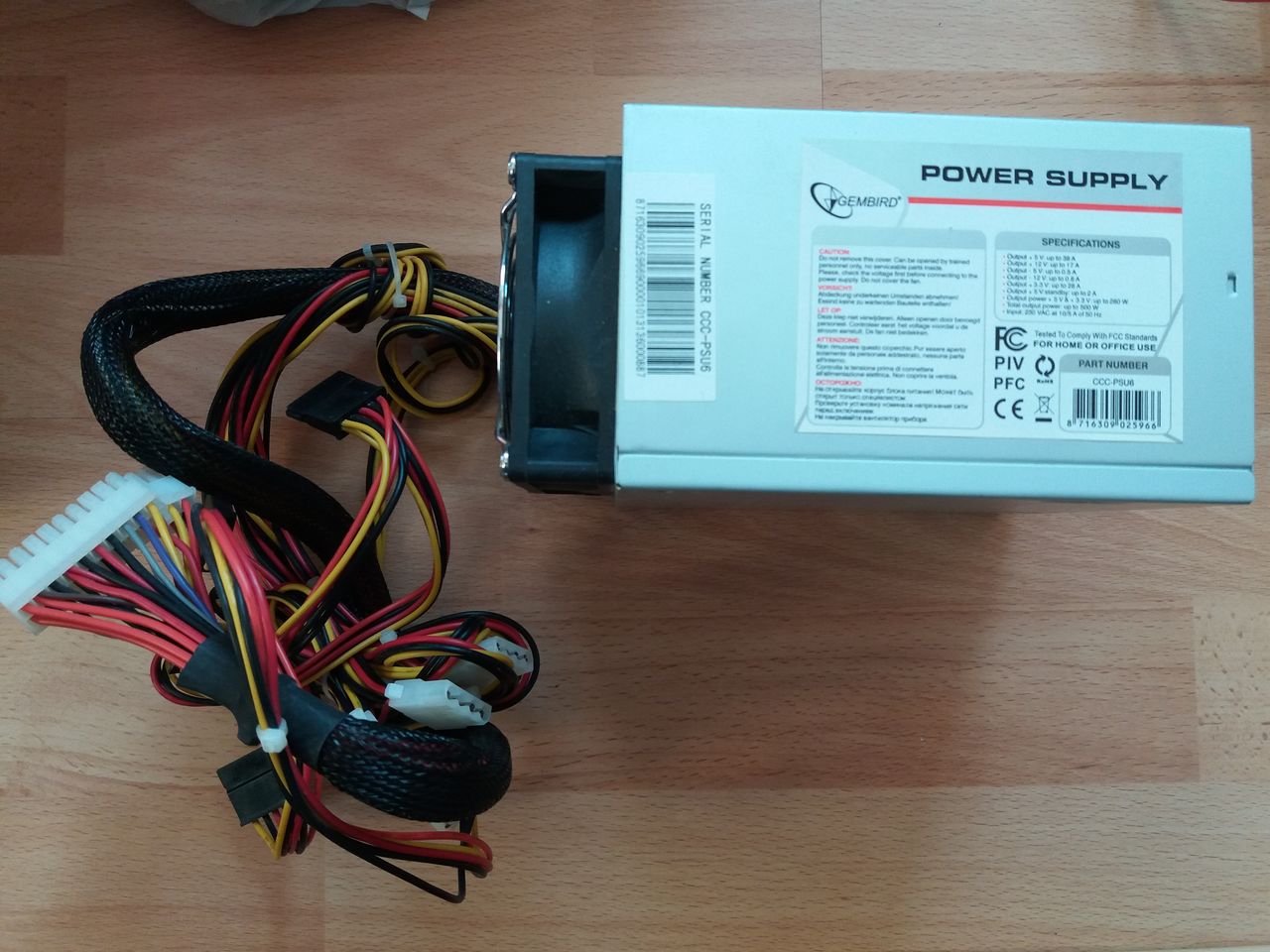 Отличный блок питания Gembird 500 W, разъемы Sata и Molex