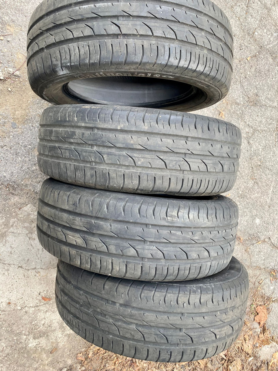 205/60R16 80€