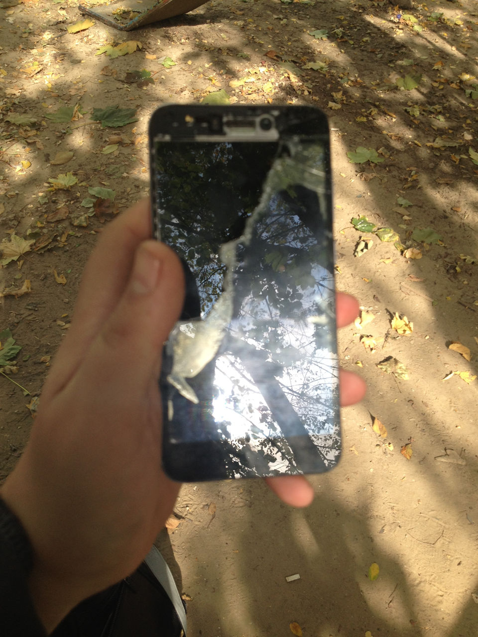 vind telefon la piese ecranul spart