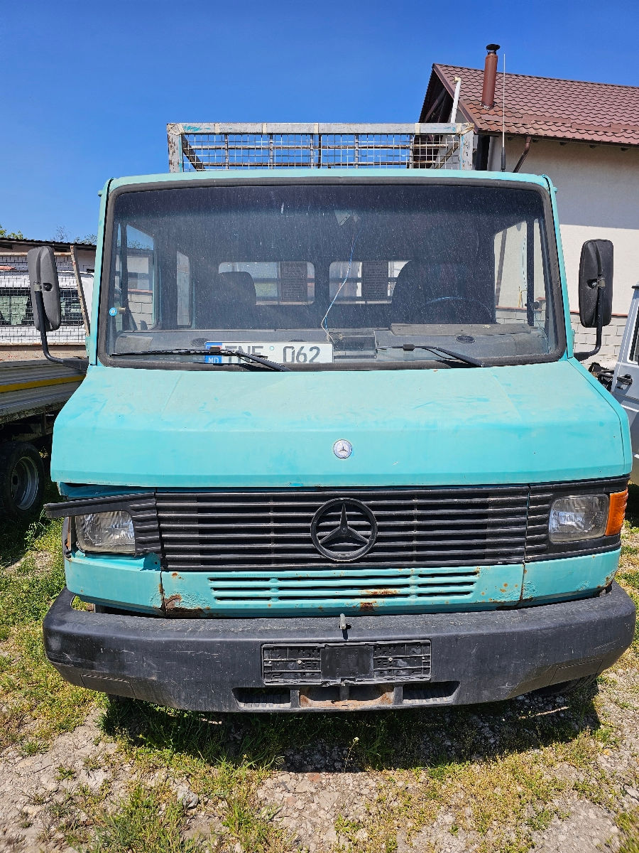 Mercedes 811