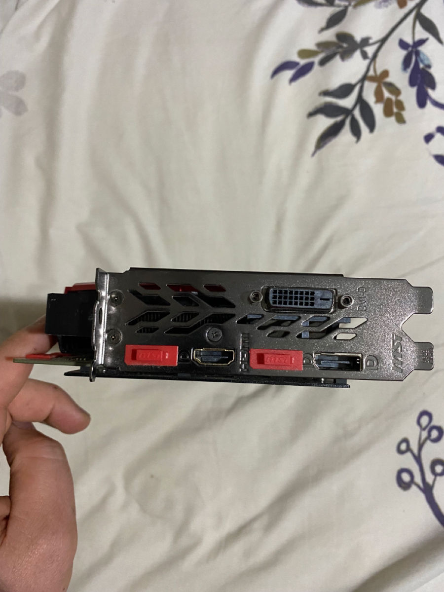 1070ti 8gb 256bit- 230€