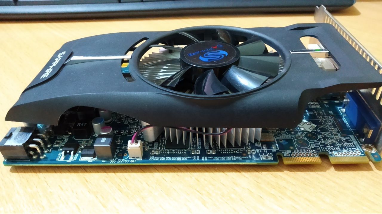 Sapphire Radeon HD 6770 1GB, DDR5, 128BIT, PCI-E 2.1 4000Mhz DVI HDMI HDCP
