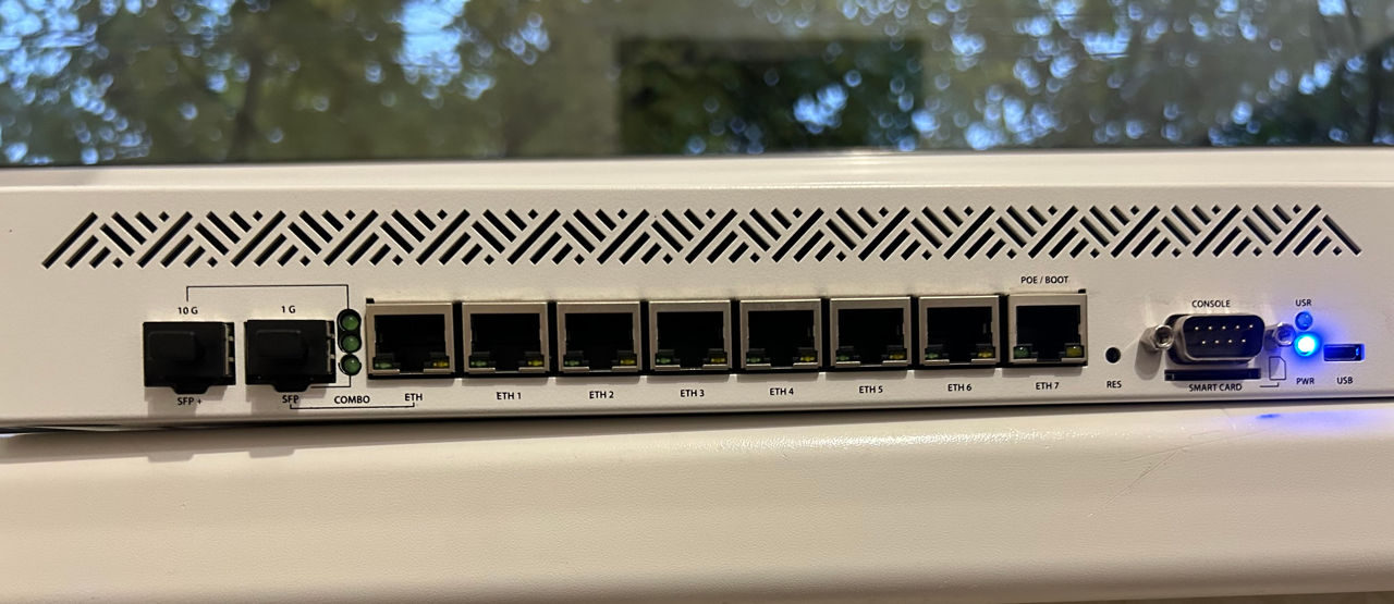 mikrotik ccr1009-7g-1c-1s+