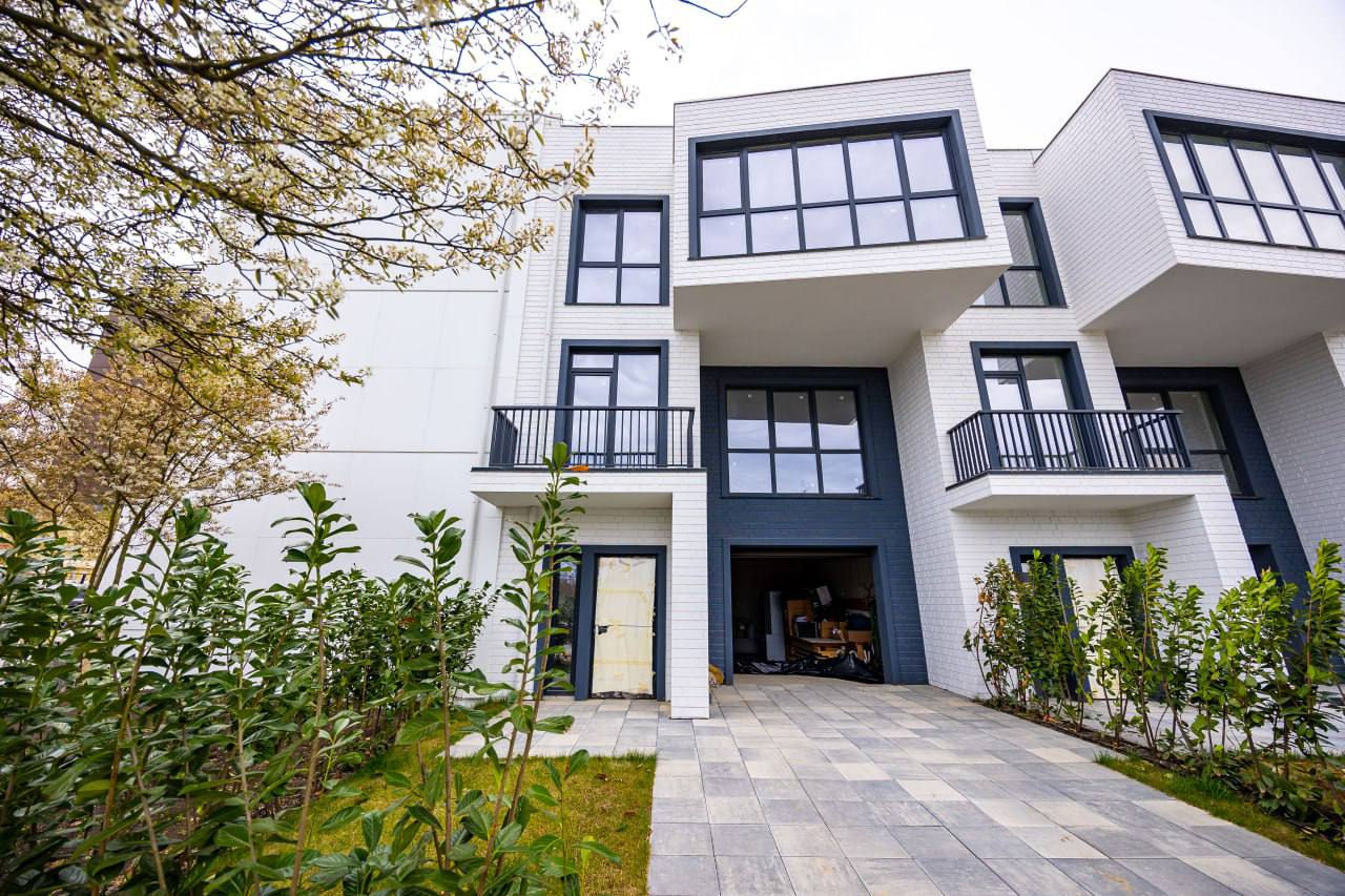 Casă spre vânzare cu 4 camere, 186 m2 în Suburbie, Durlești