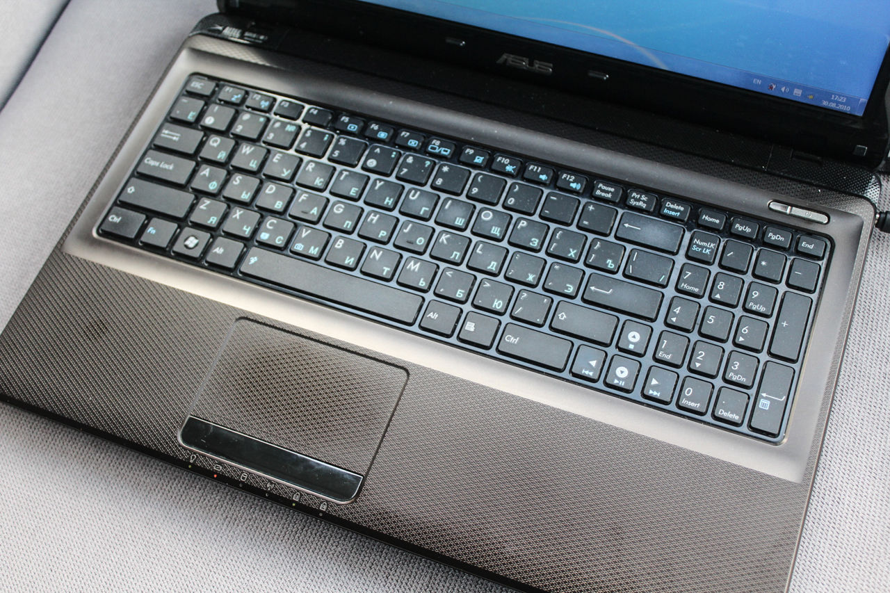 Asus K52F-EX694D 15.6"