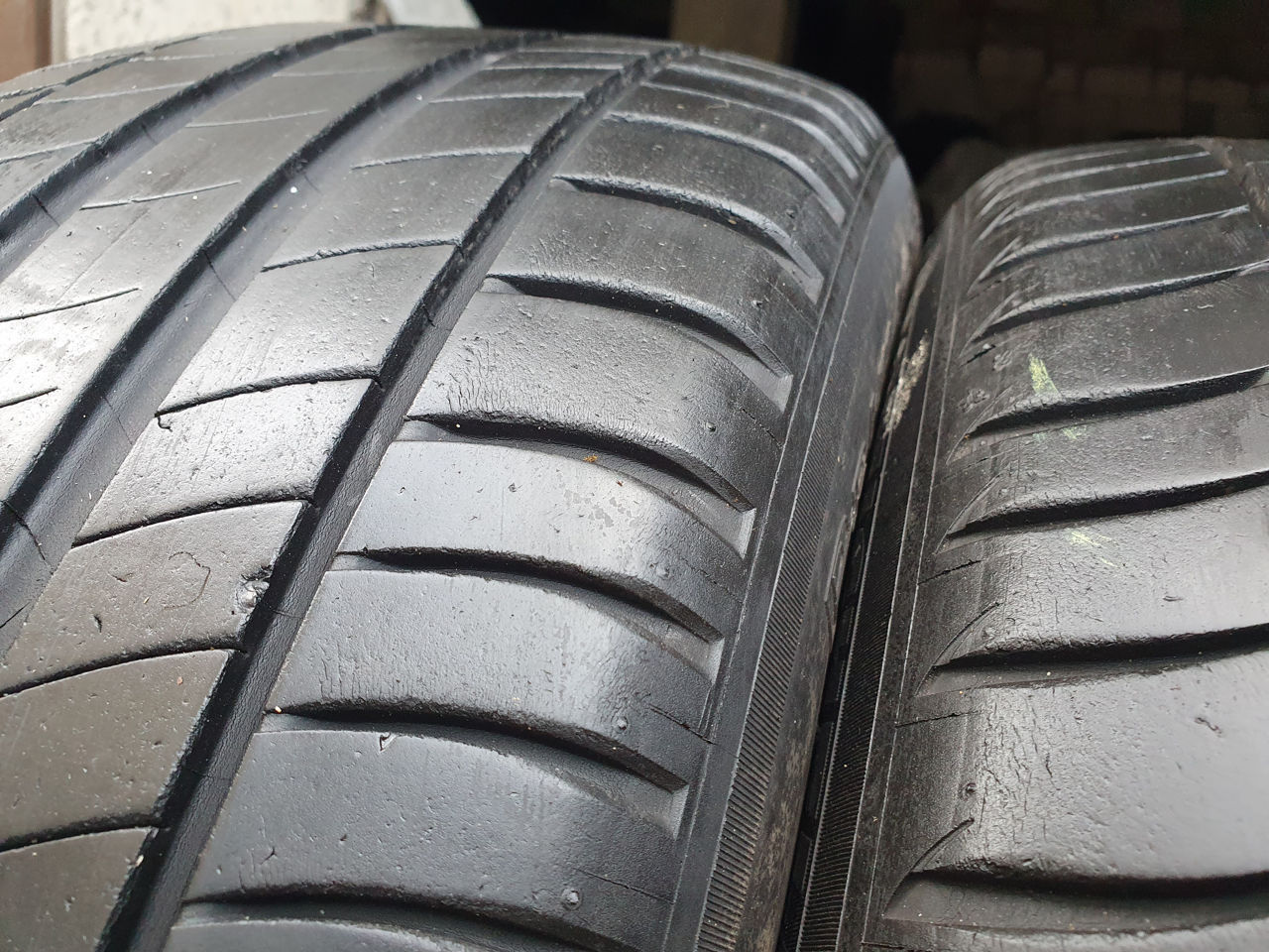215/65/ R17- Michelin.